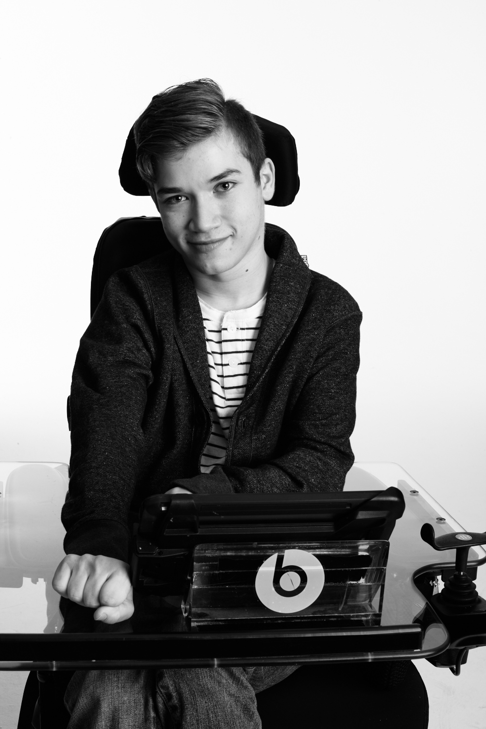 Love That Max : An award-winning show about cerebral palsy that's funny ...