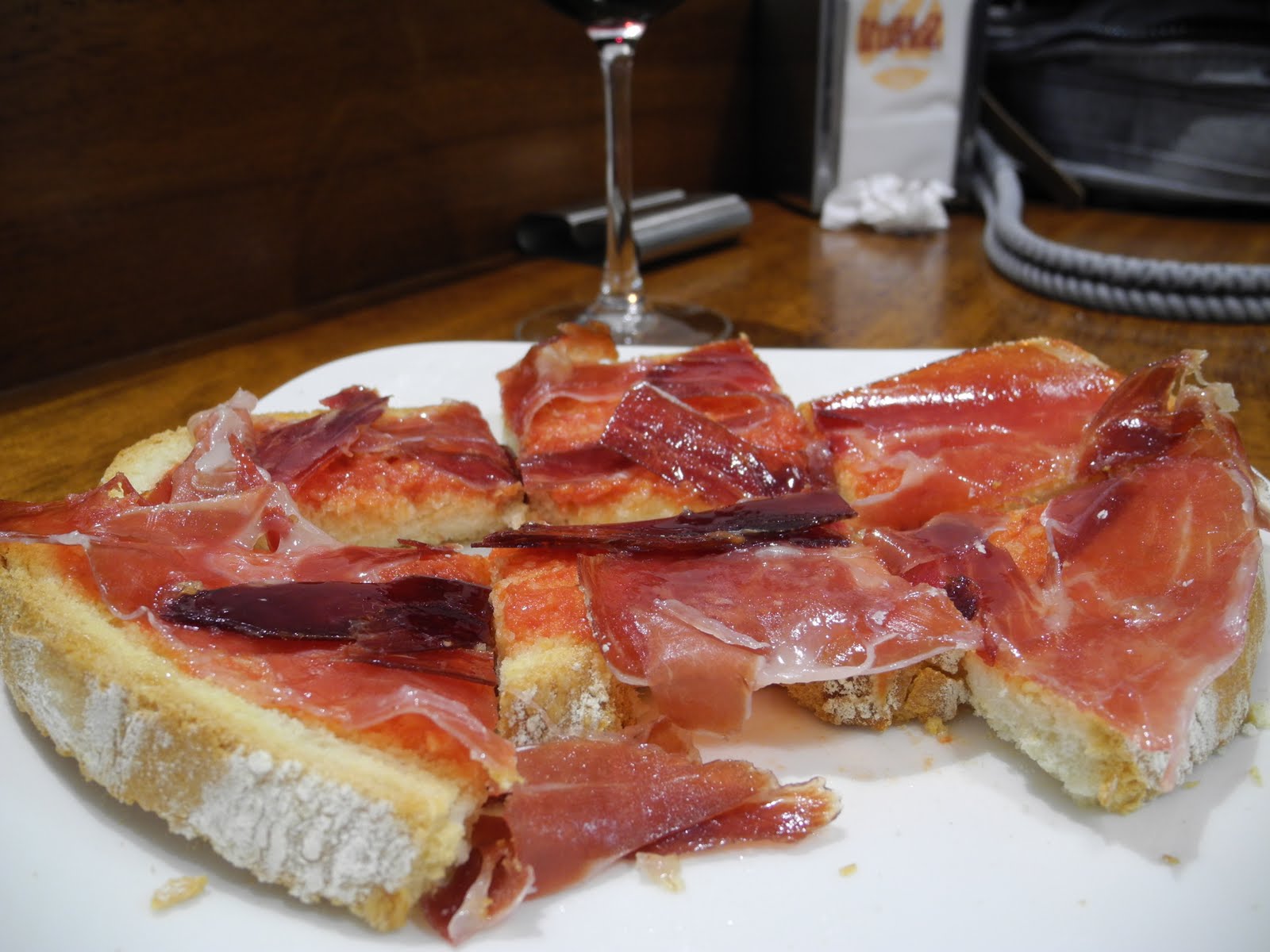 Iturrioz, Donostia : Eating Without Moving