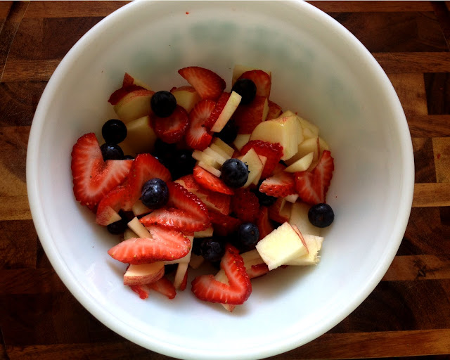 oh so nifty: A new favorite... berry breakfast bowl!