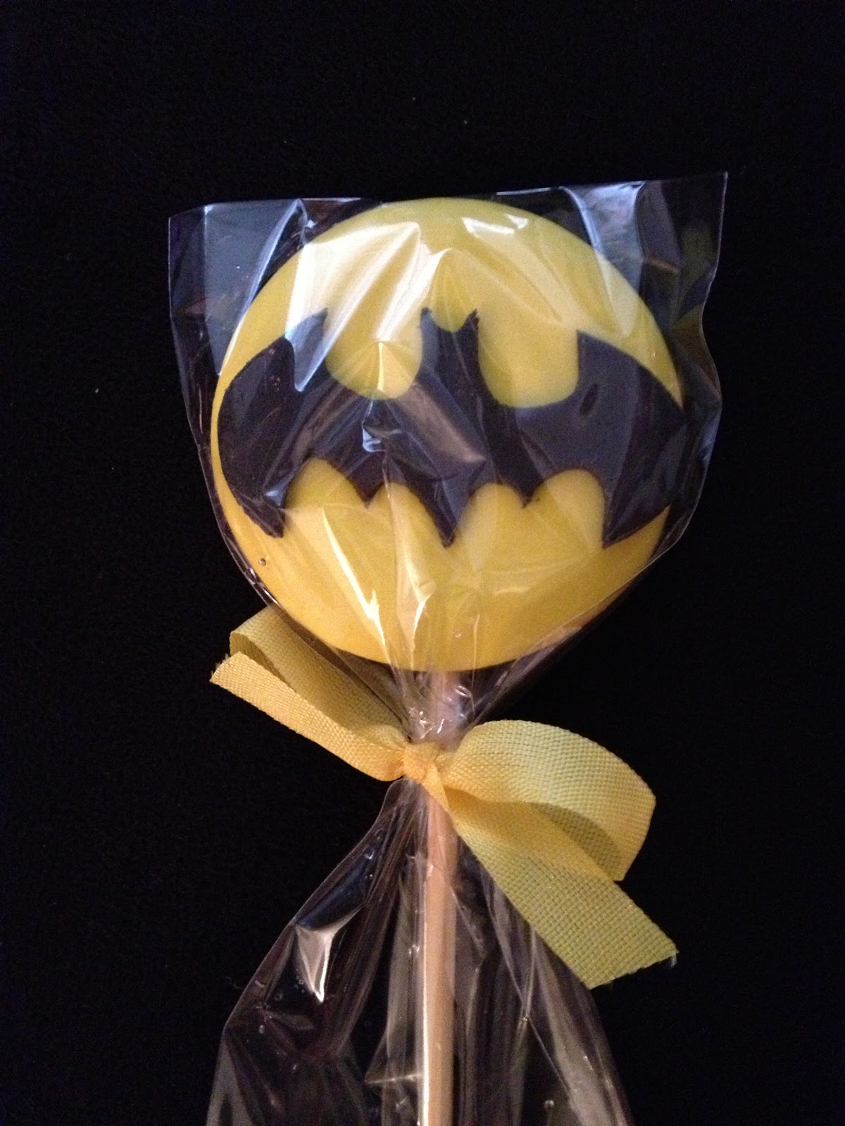 Armando Doces, Bolos e Sobremesas: Pirulitos de chocolate - Batman e Robin