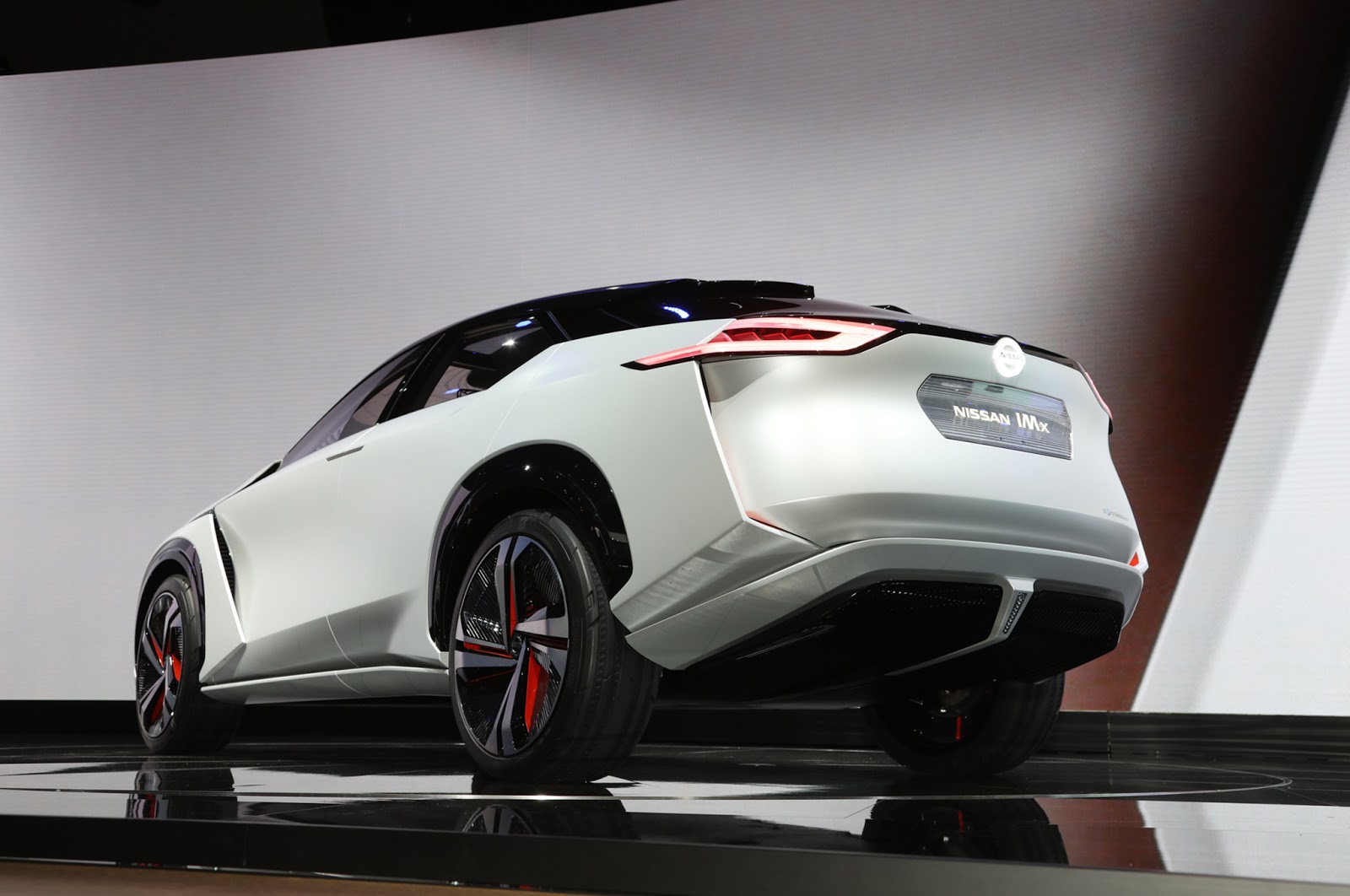 Tokyo Motor Show 2017: Nissan IMx Concept, Fully-Autonomous Nissan Car ...