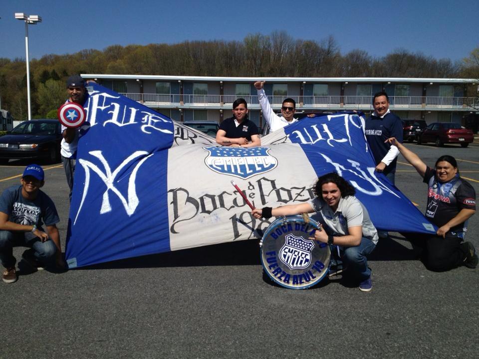 ¡Esto es lo que hace una verdadera hinchada! Emelecistas de E.U ...