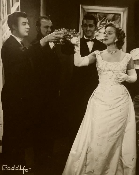 REY GONZALEZ: Sala Museo ¨Rosita Fornés¨ en Santa Clara, Cuba.