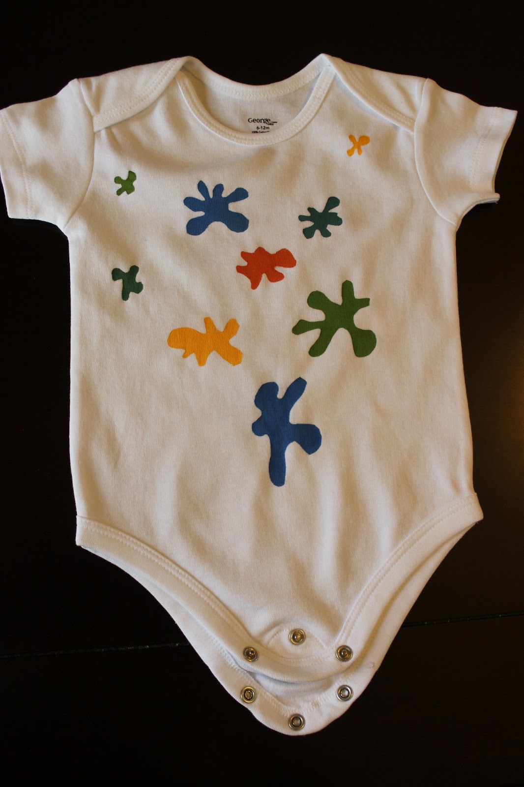 How to Make Freezer Paper Onesies - Lindi & Russ