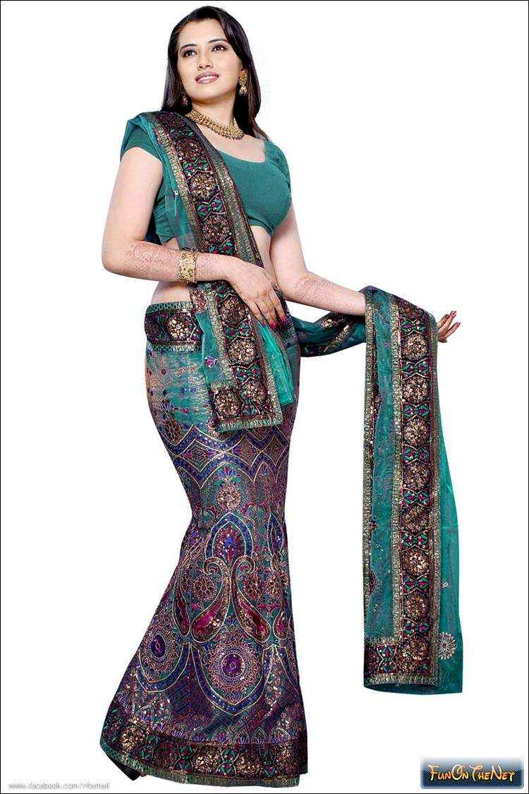 TELUGU WEB WORLD: Langa and Ooni - Half sarees to Modern women ...