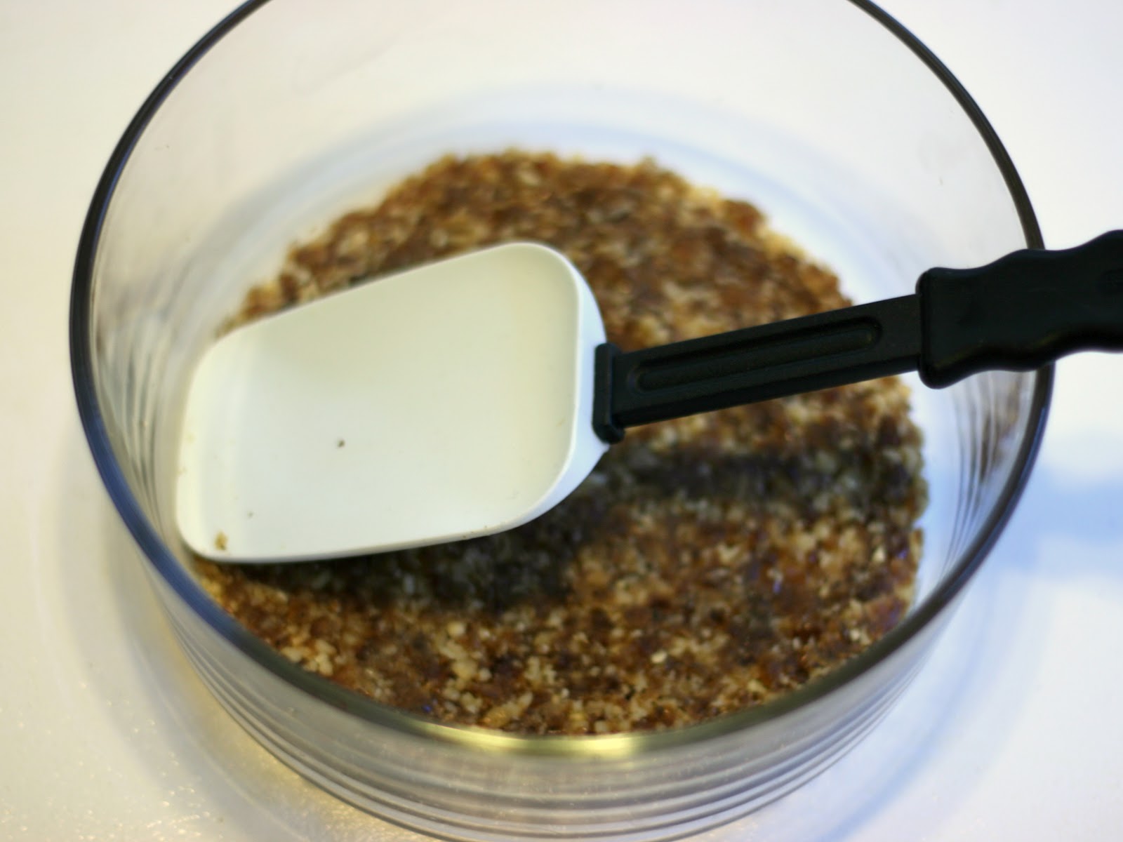 Raw vegan raspberry crumble recipe! Mmm... / Create / Enjoy