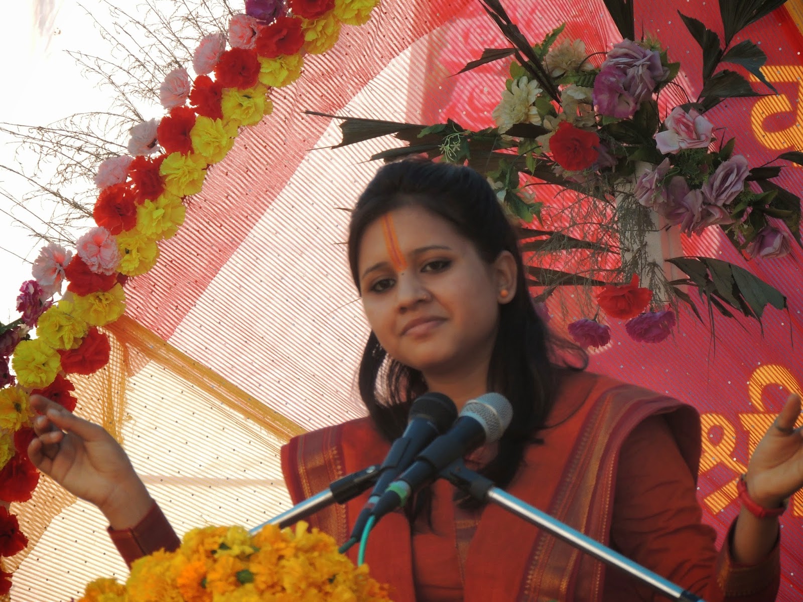 sadhvi saraswati ji: sadhvi saraswati ji bhagwat katha images