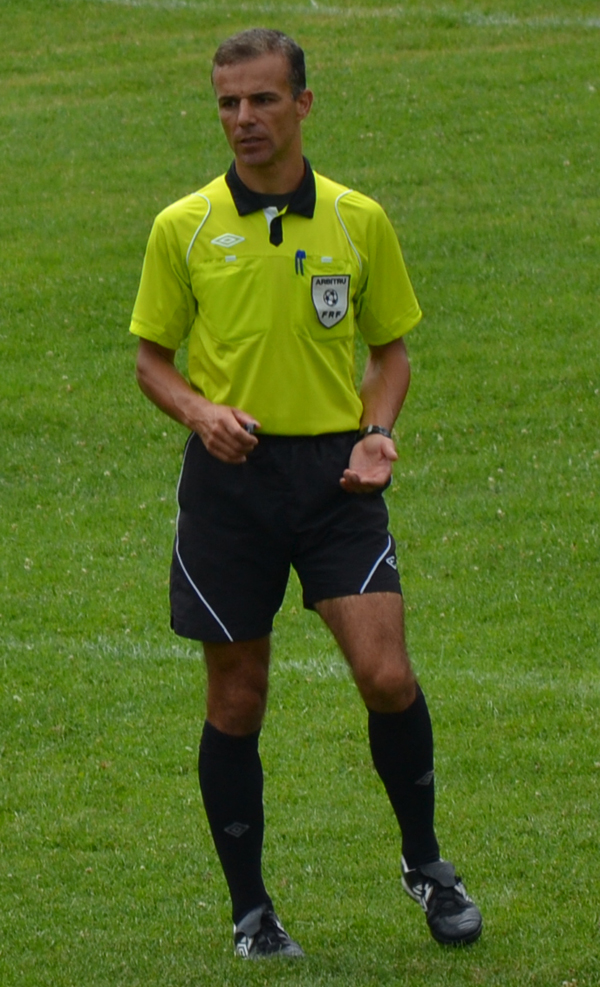 Sport-Campina: CSM Câmpina - Avântul Măneciu 2-1. Imagini cu brigada ...