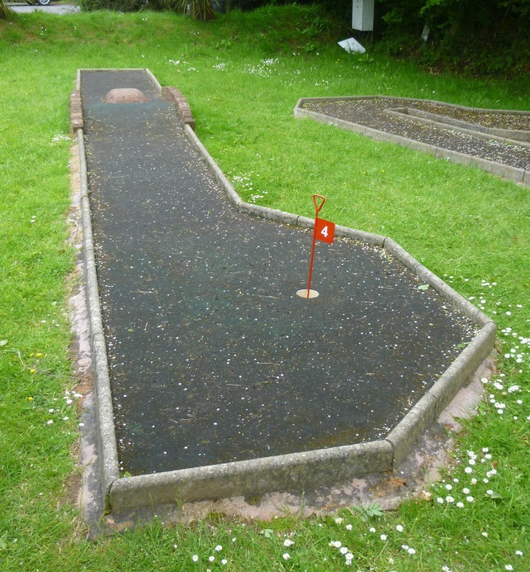 The Ham and Egger Files: Crazy Golf at Thorne Park Golf Centre