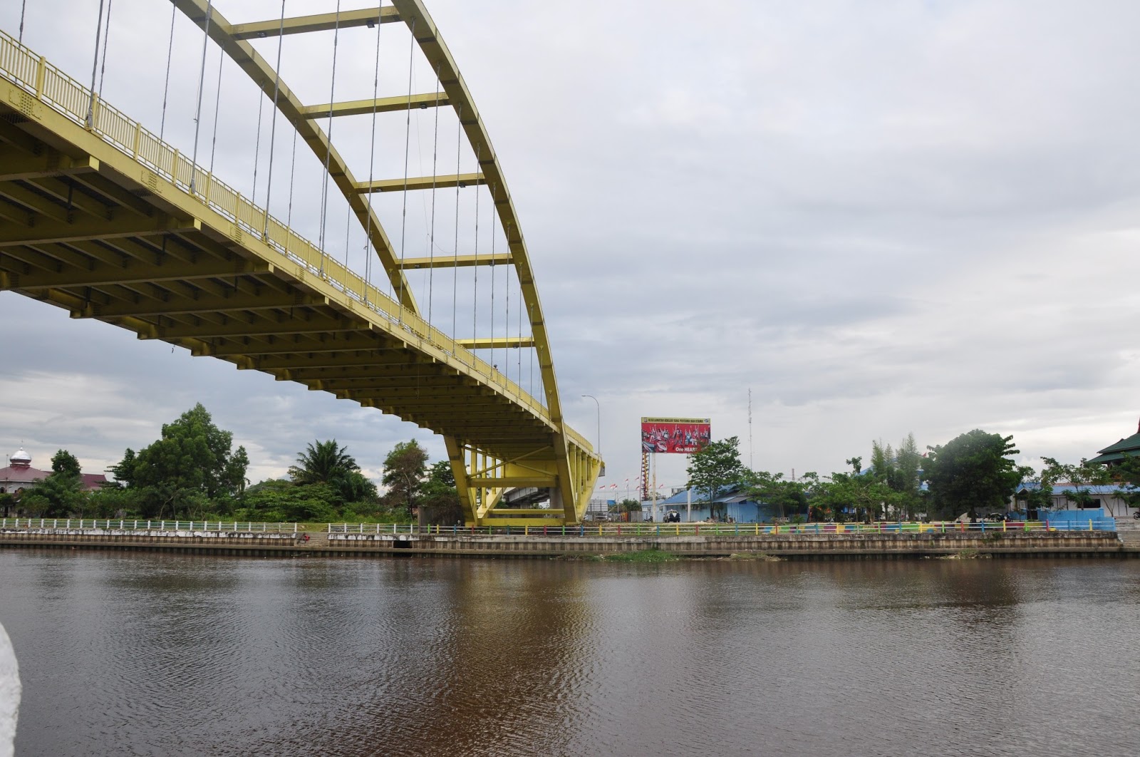 RAMZI'S PHOTOGRAPHY: Siak 3 bridge : a beautiful place to saw a siak river