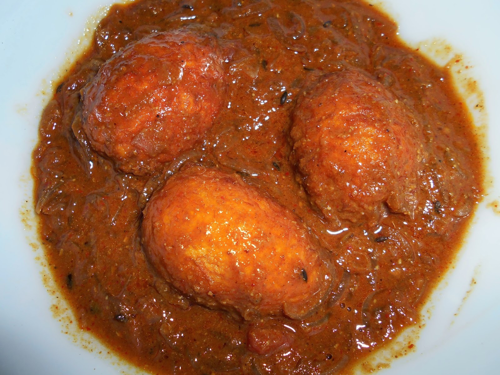 Paramita's Kitchen: Spicy Egg Curry / Kosha Dim