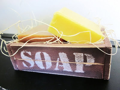 Today's Fabulous Finds: Make a Paint Stick Soap Box