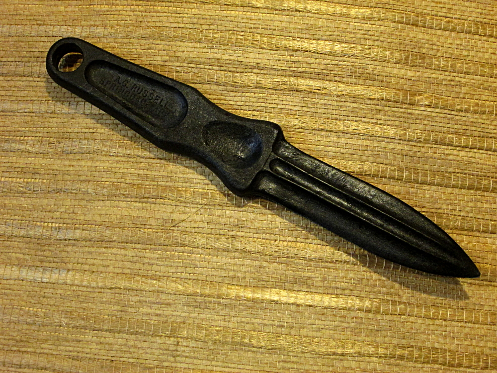 The Knife Edge: One Man, So Many Knives©: Q Branch Knives