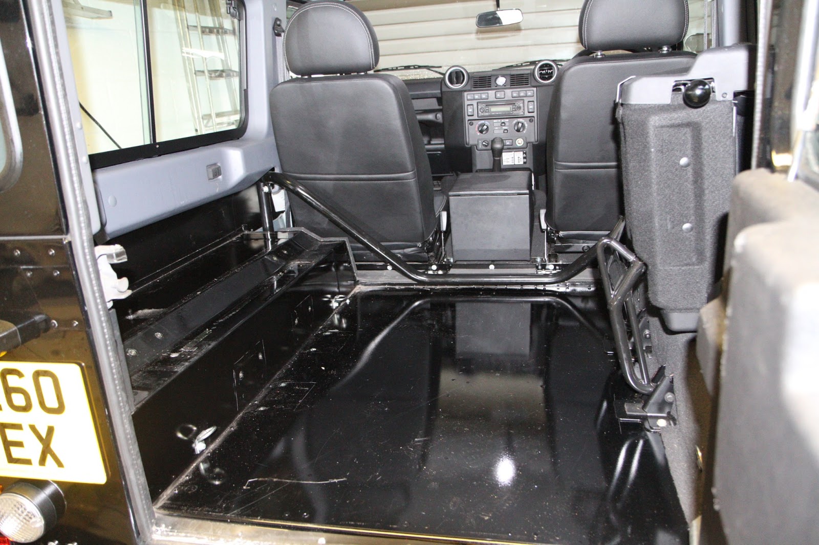 Defender 90 XS: Sound Deadening Phase 3 (Rear Tub)