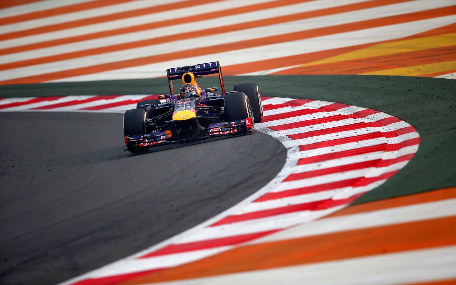 2013 INDIAN GP: RACE IN HIGH RESOLUTION IMAGES - FORMULA 1