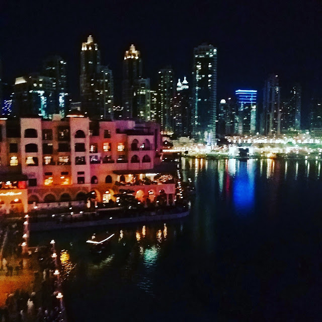Kristel Travels: Dubai Mall, Dubai Aquarium & Burj Khalifa Kristel Travels: Dubai Mall, Dubai Aquarium & Burj Khalifa