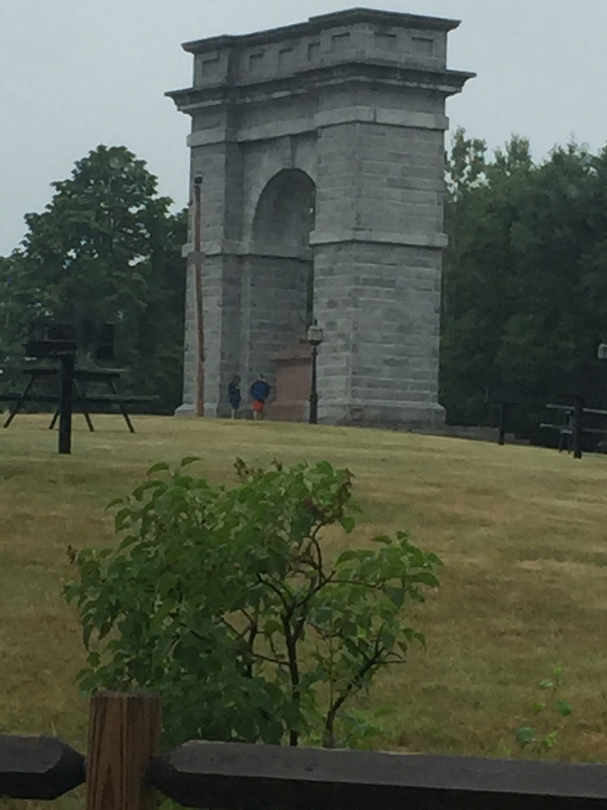 Rondinones' Adventures: Tilton Arch - An Empty Tomb