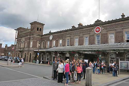 Chester Station Trains & Buses - Britain All Over Travel Guide