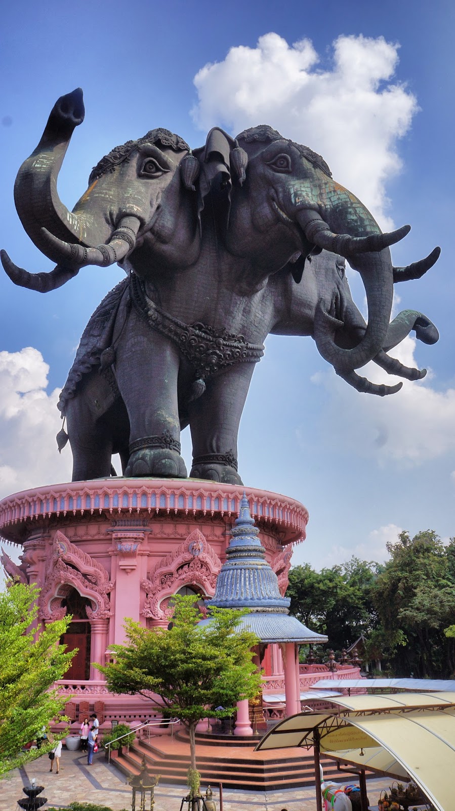 Choco Brownie & White Yolk : Against the World: The Giant Triple Headed ...