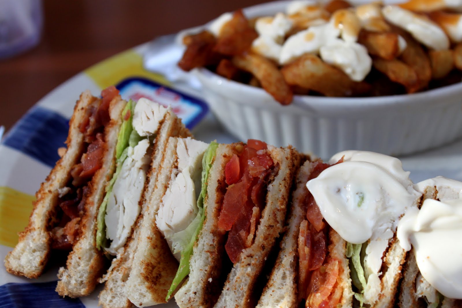 Moi peux-tu venir ?: Spécial poutine - Le Roy Jucep