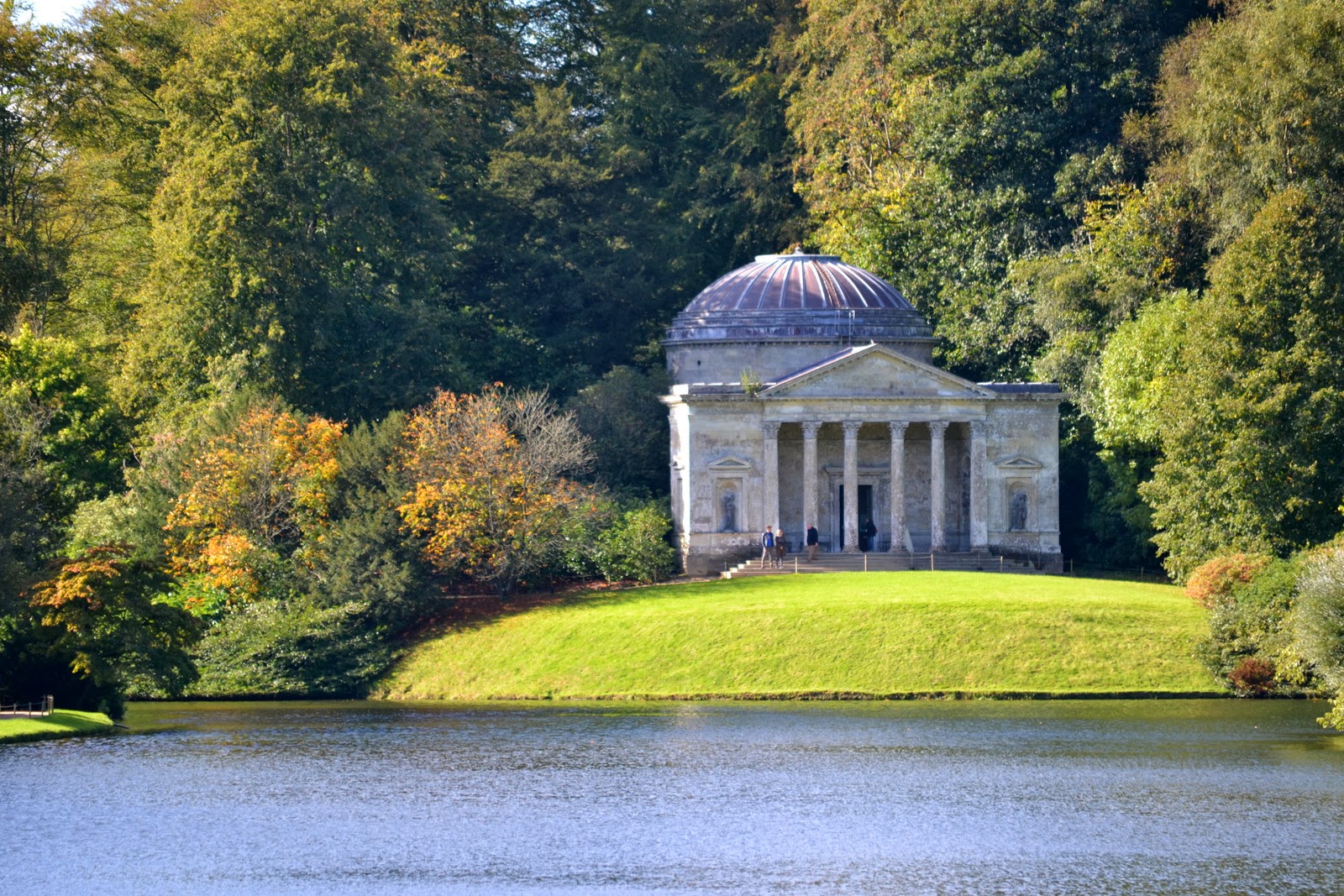 These heavenly hours - a visit to Stourhead Gardens | the adventures of ...