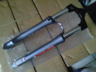bikemania: Fork Marzocchi Dj 3 white n grey