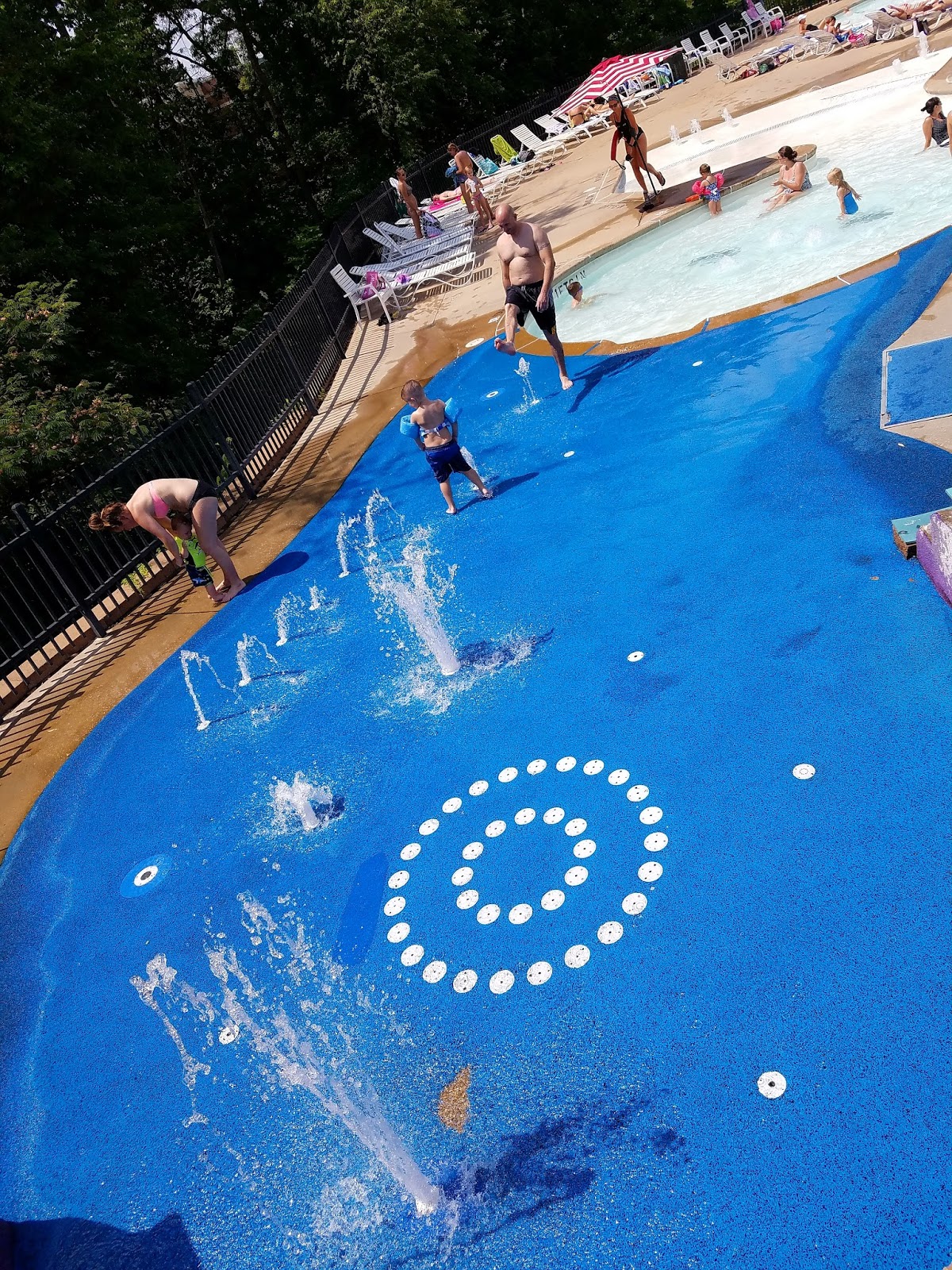 Play St. Louis: Arnold Rec Center Outdoor Pool, Arnold