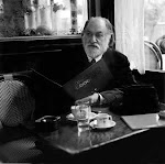Avenida con poemas: ΤΟ ΠΟΙΗΜΑ ΤΟΥ ΓΙΑΝΝΗ ΡΙΤΣΟΥ : Ο ΘΑΝΑΤΟΣ ΤΟΥ ΣΤΑΛΙΝ