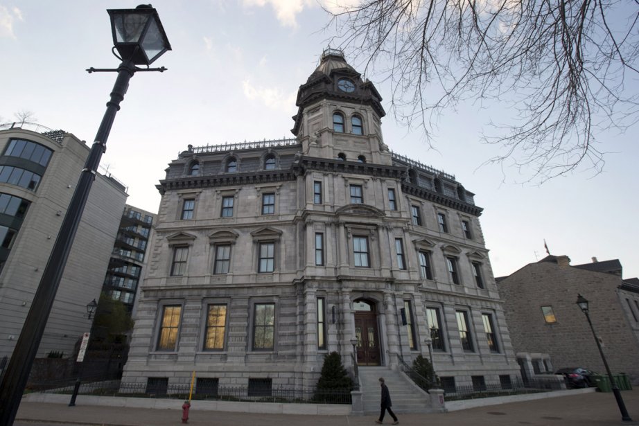 - POINTS DE VUE _______________: Daniel Langlois et son club privé 357C