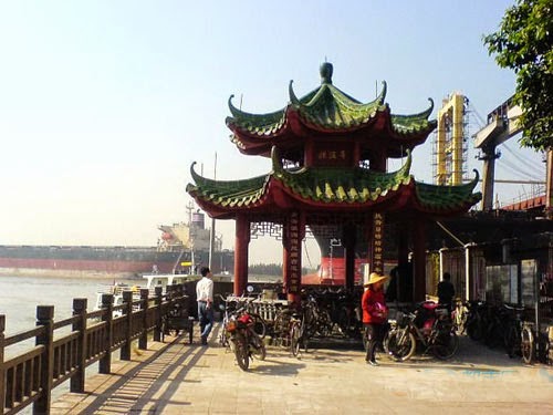 Guangdong Travel Guide: South Sea God Temple