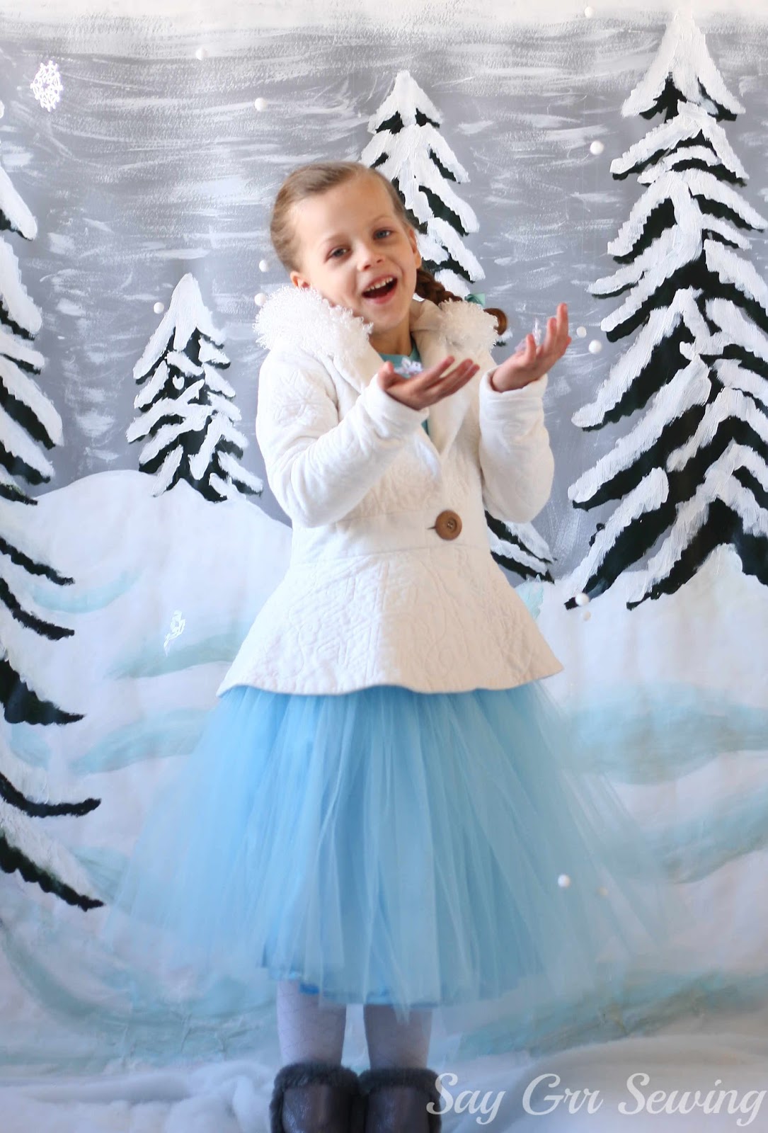 Say Grr Sewing: Snowflake Outfit