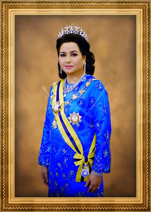 Potret rasmi Sultan dan Permaisuri Johor