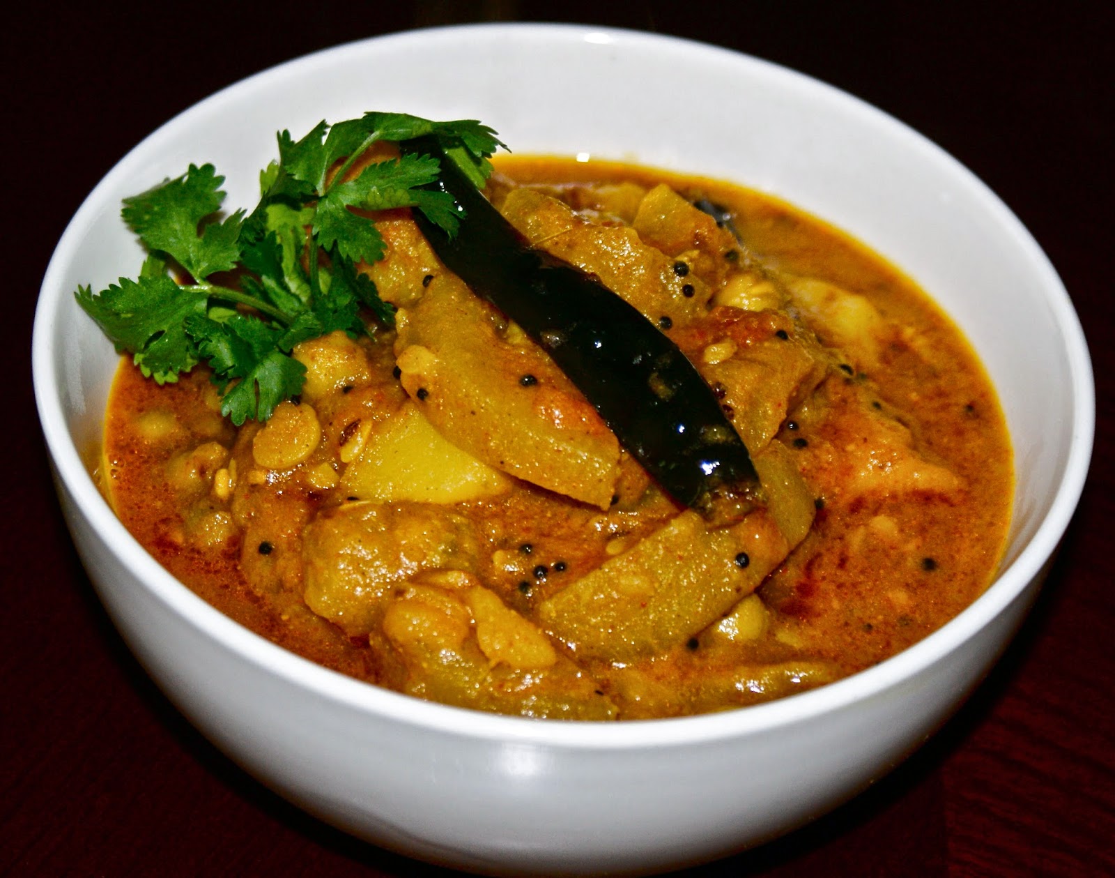 Nepali Tummy!!: Lauka (Calabash/Opo-Squash)- Potato Curry Recipe!!