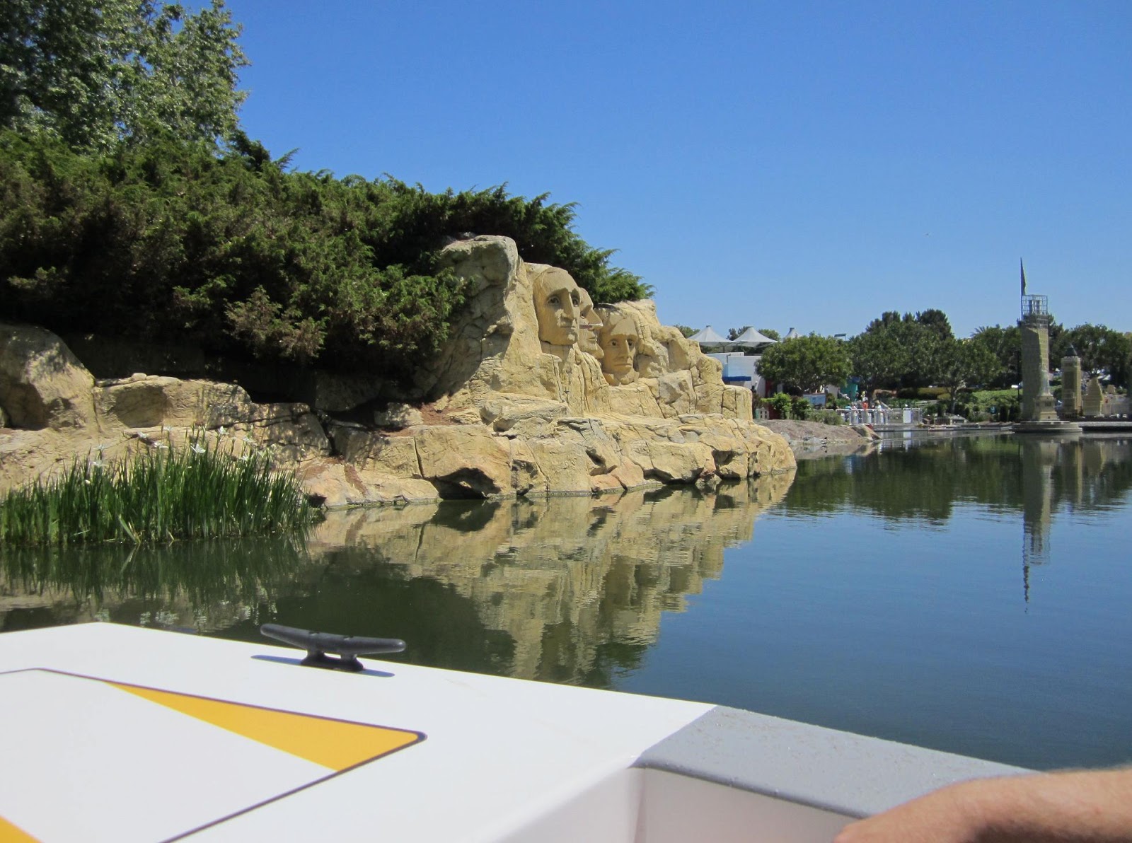 Legoland and primitive hooked rugs ~ Back to Larkrise: Primitive rug ...