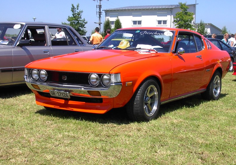 oldskool car garage: classic 70s Toyota Celica liftback TA28/27