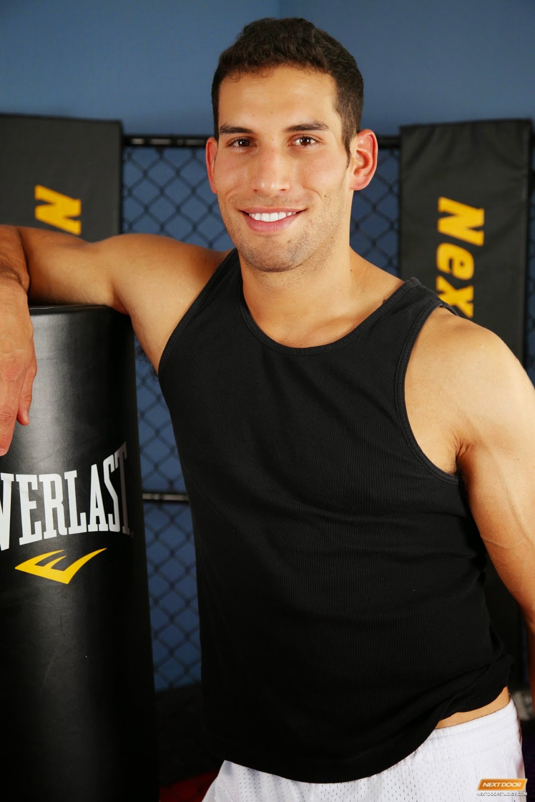 Meninos excitados: Ricky Decker