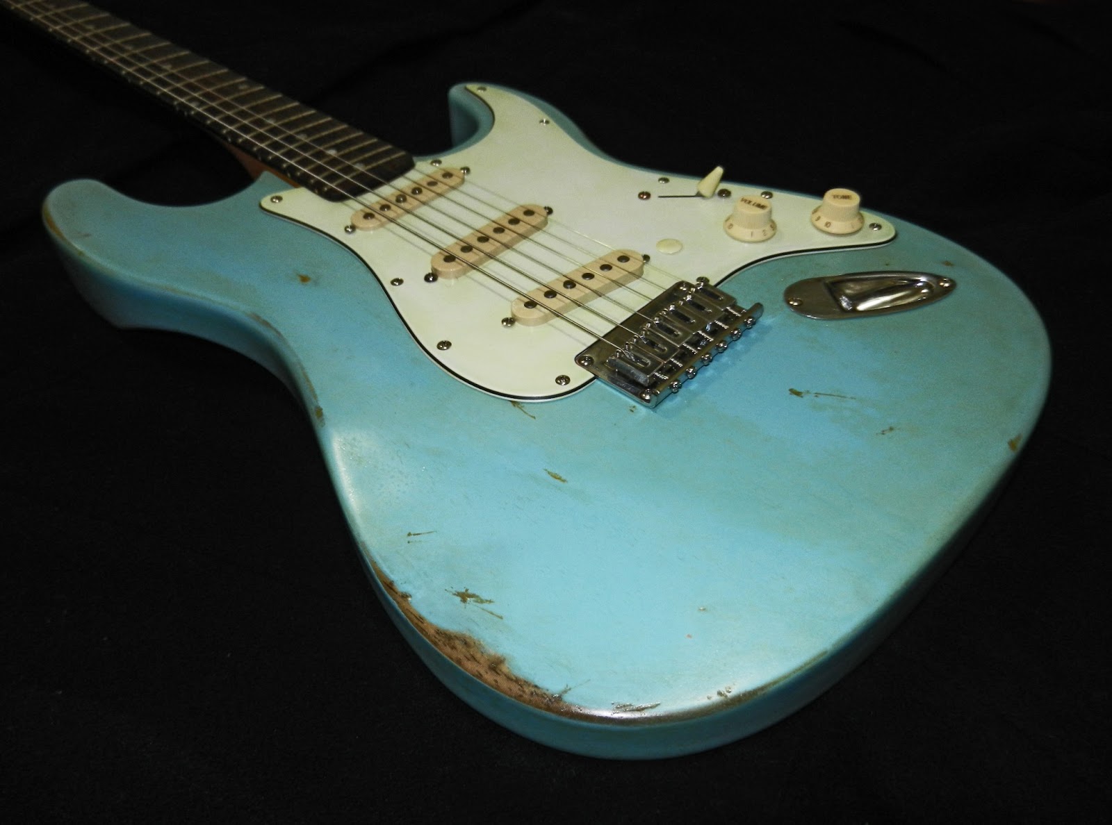 Louco Por Guitarra: Onde está o Wally? - Fender Sonic Blue 60's