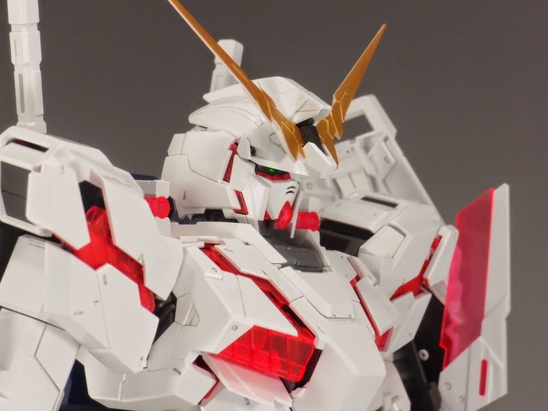 Review: PG 1/60 RX-0 Unicorn Gundam + LED Module by KENBILL BLOG Part 2