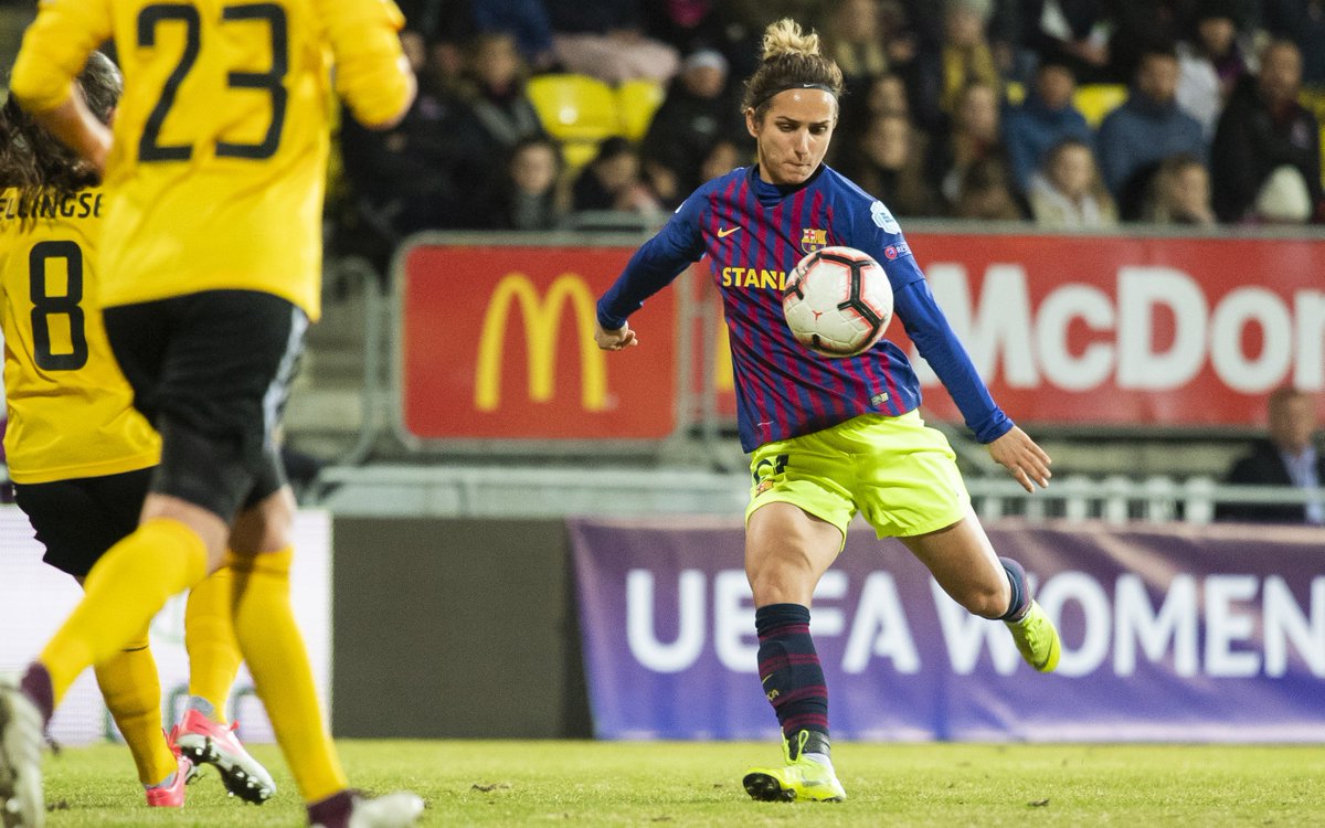 Top or Flop? Barcelona Women Use Never-Seen-Before Kit Combination ...