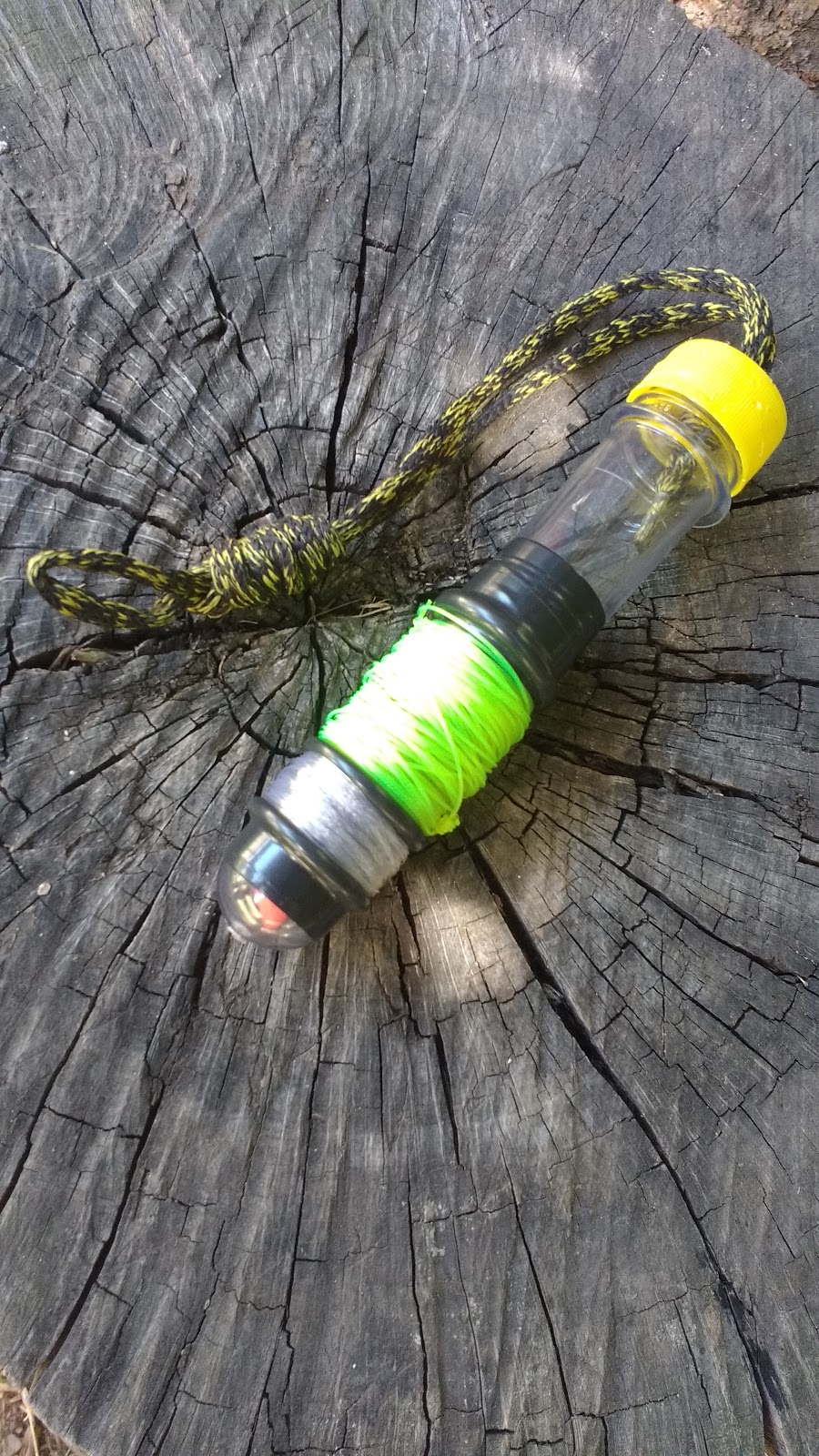 LAS ANDANZAS DE VIKINGO: Finalmente lo hice Hobo Fishing Kit Bushcraft.