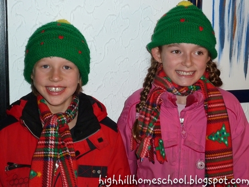 Highhill Homeschool: Christmas Tree Hats
