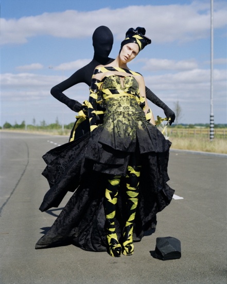 loveisspeed.......: Tim Walker photographs...İ will always love his work!