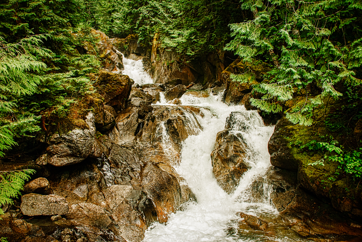 Zoom with a View: Southern Cascades