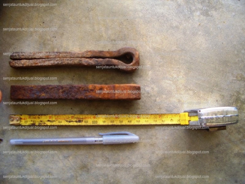 Senjata Untuk Dijual: Besi Buruk