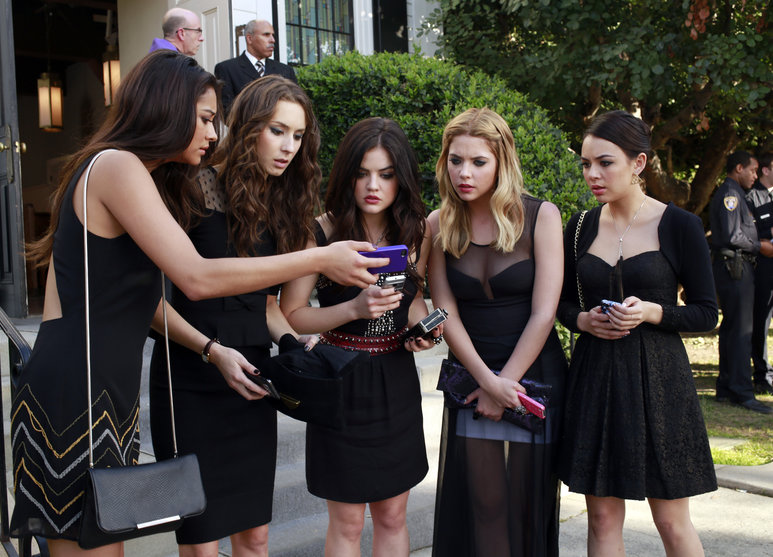 The.Clothing.Hanger: PLL Season Premiere Style