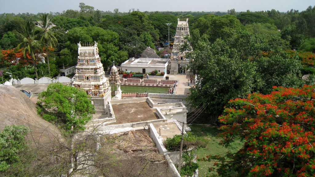 Vandana Kulkarni: Travel- Temples : Koti lingeshwara and Bangar ...