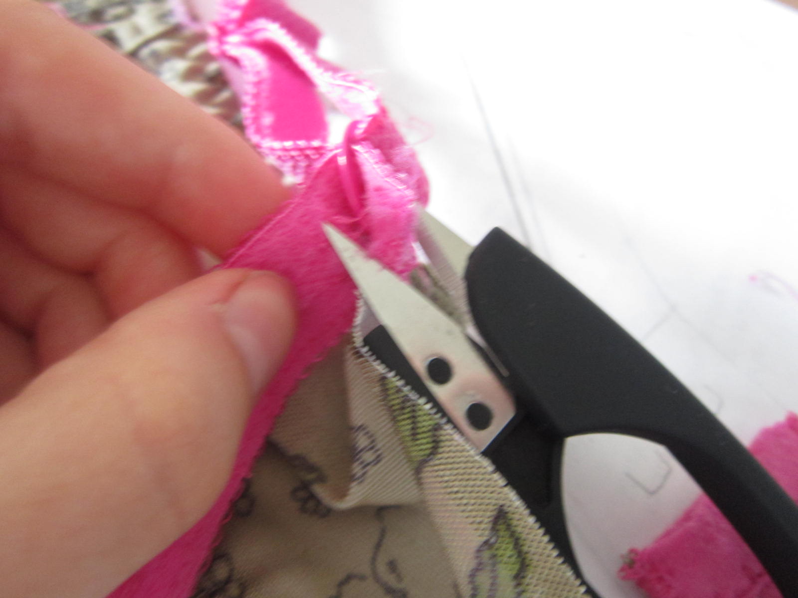 Burn the Minimisers: Shortening a bra band for the scared!