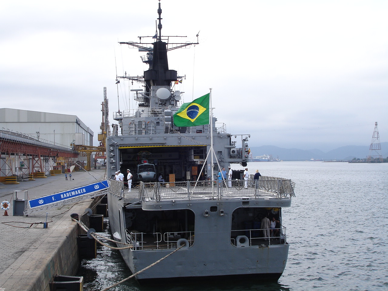 Navios em Santos: 04/04/11