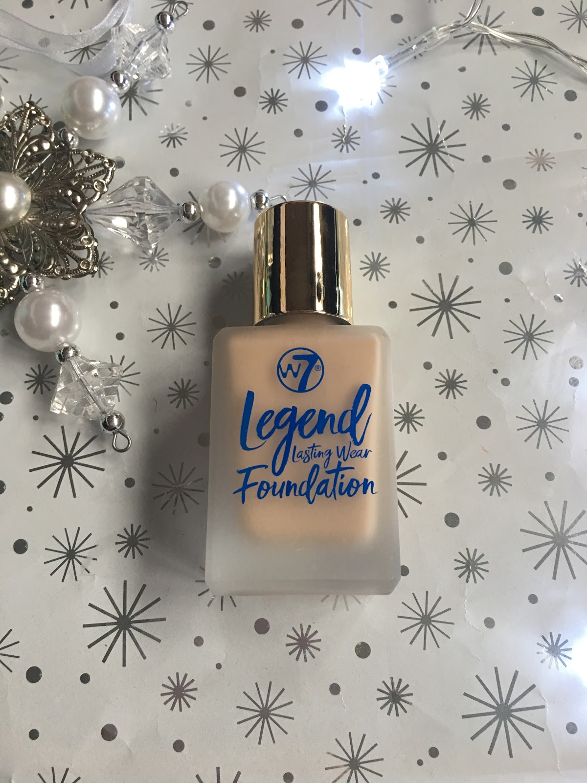 W7 LEGEND LASTING WEAR FOUNDATION FIRST IMPRESSIONS - JUELOOK