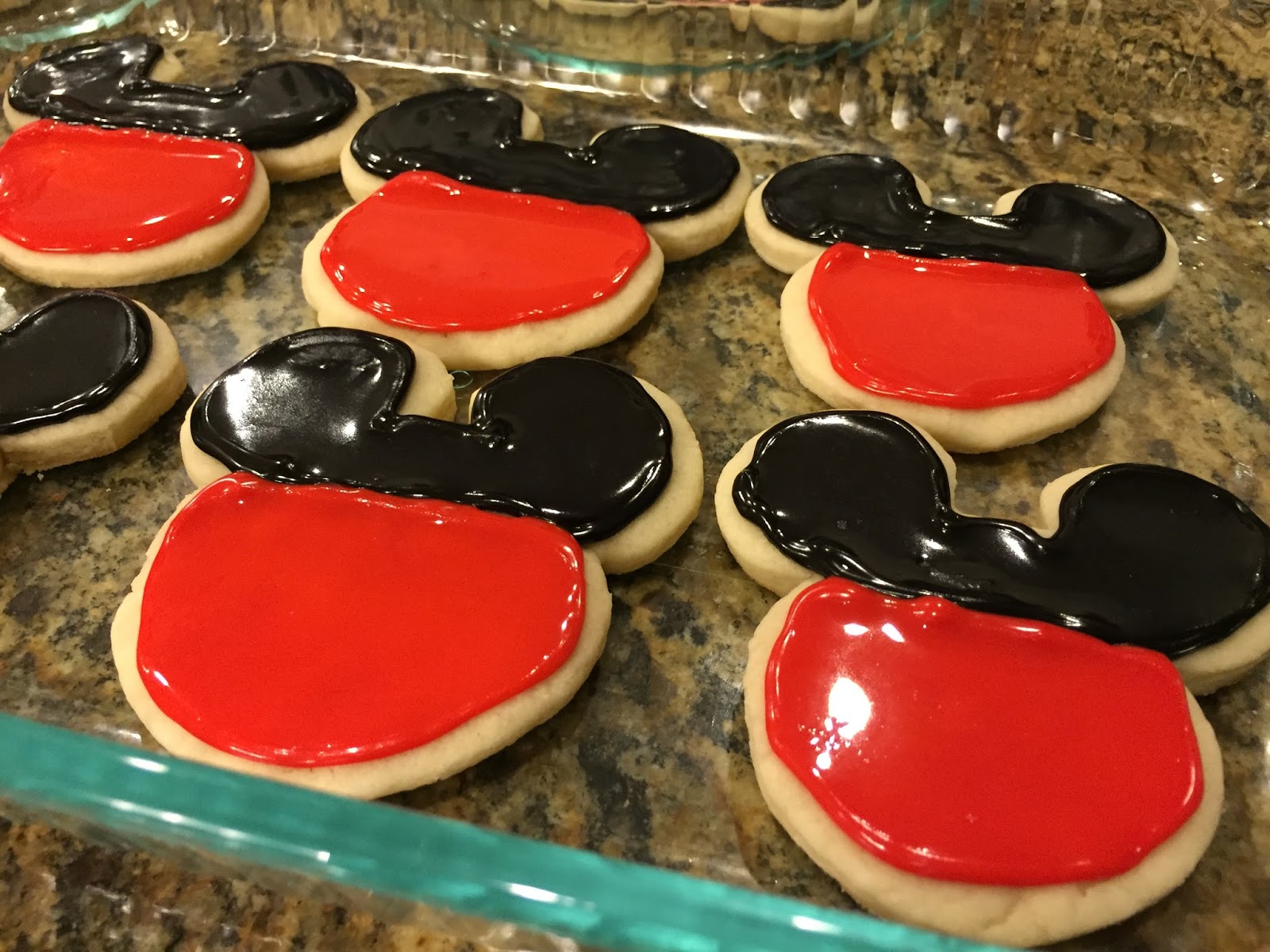 Mickey Mouse Cookies and DIY Cookie Cutter